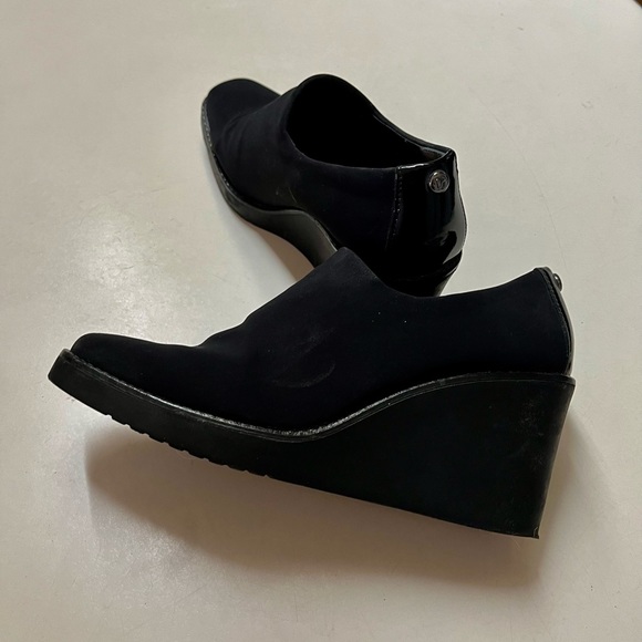 Donald J. Pliner | Shoes | Donald J Pliner Wedge Pull On Shoes | Poshmark